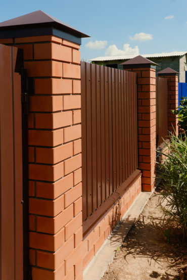 The Latest Trends in Fence Design: From Classic to Contemporary ...